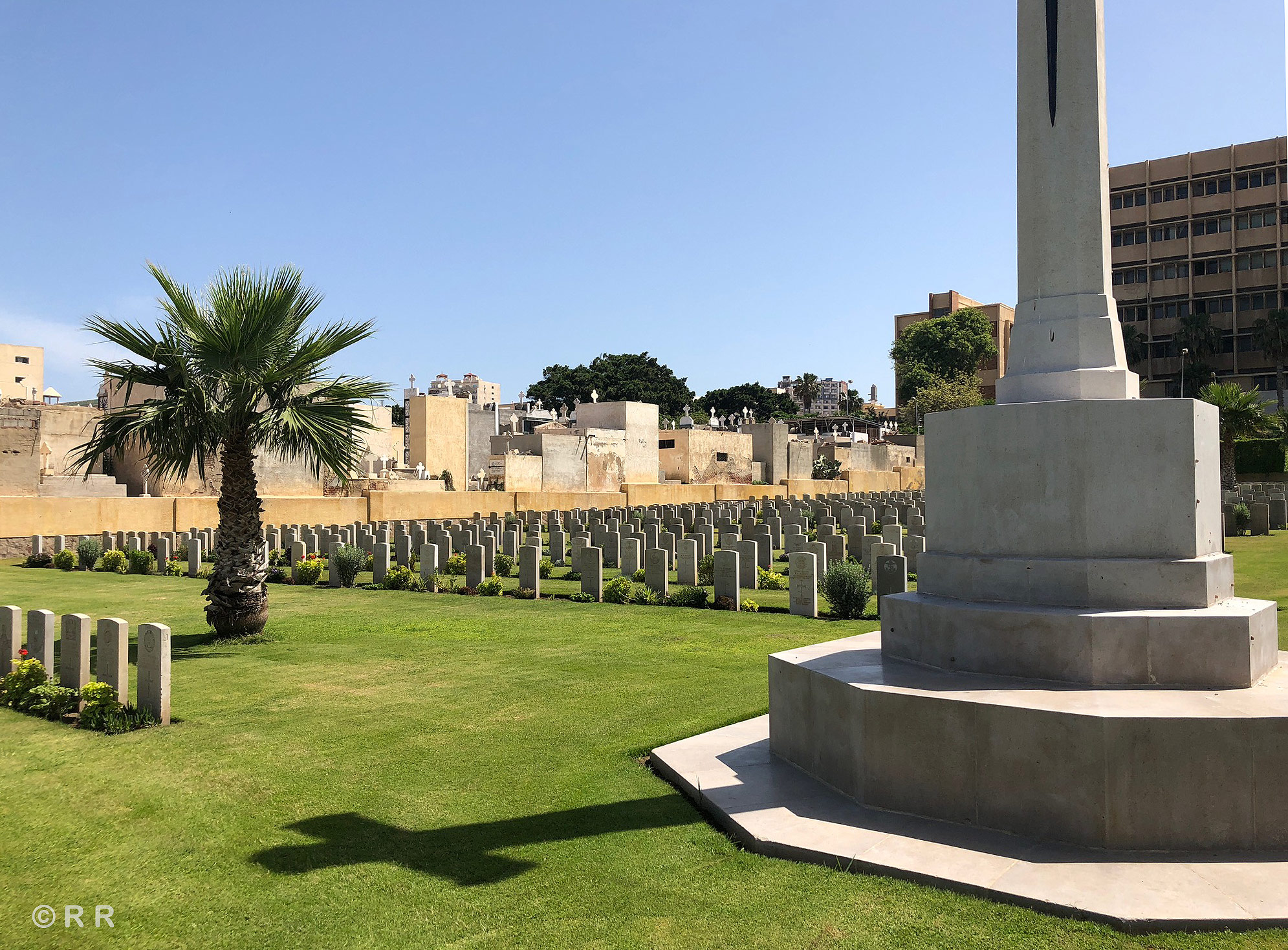 Alexandria (Chatby) Millitary and War Memorial Cemetery in Egypt ...
